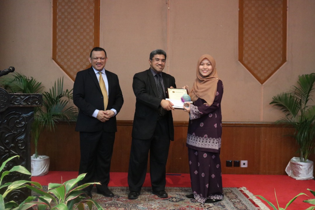 “I owe my success to sacrifices of others” – Irfan Iskandar – IIUM Today
