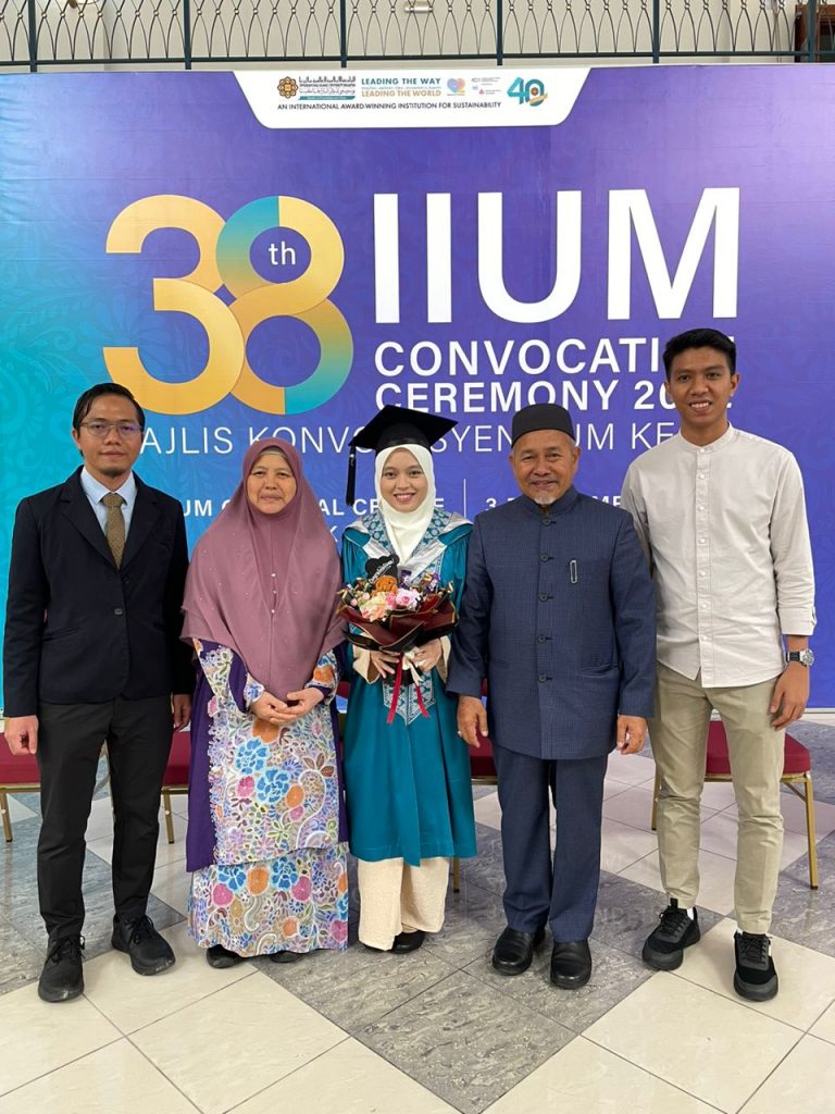 Daughter of former Environment and Water Minister graduates with ...