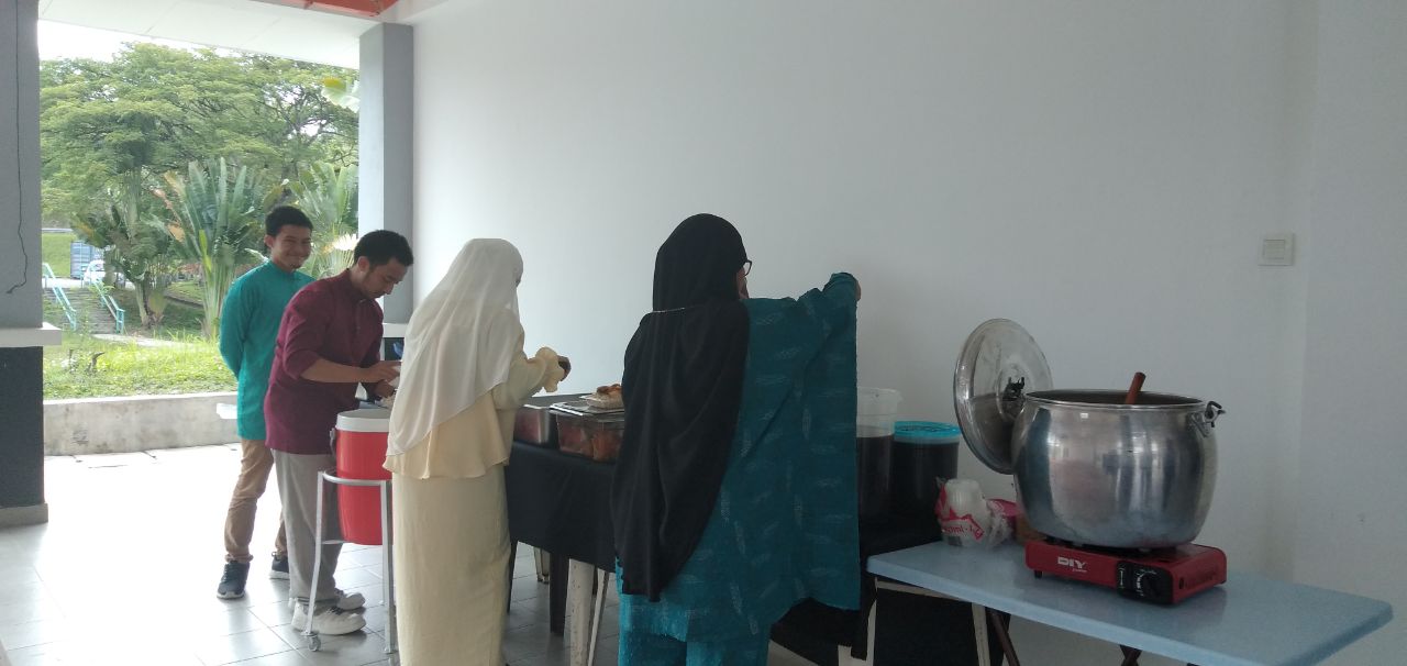 Isaac Osman and Ali Karimi grace alumni Eid gathering – IIUM Today