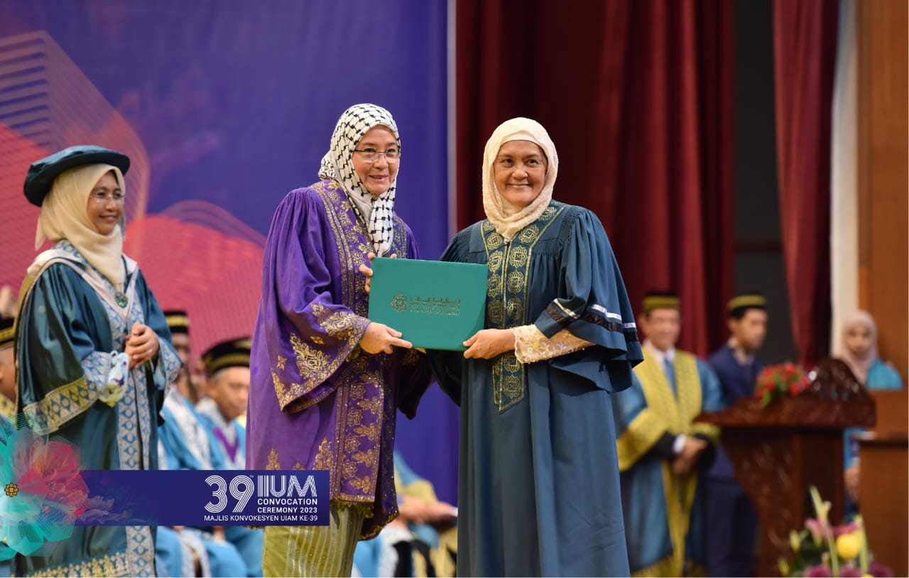 IIUM confers Queen, Certificate of Sciences of the Quran – IIUM Today