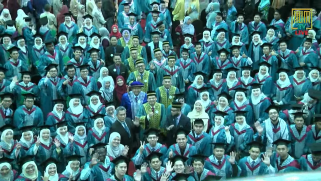 39th IIUM Convocation: 610 graduands receive scrolls in fourth session ...