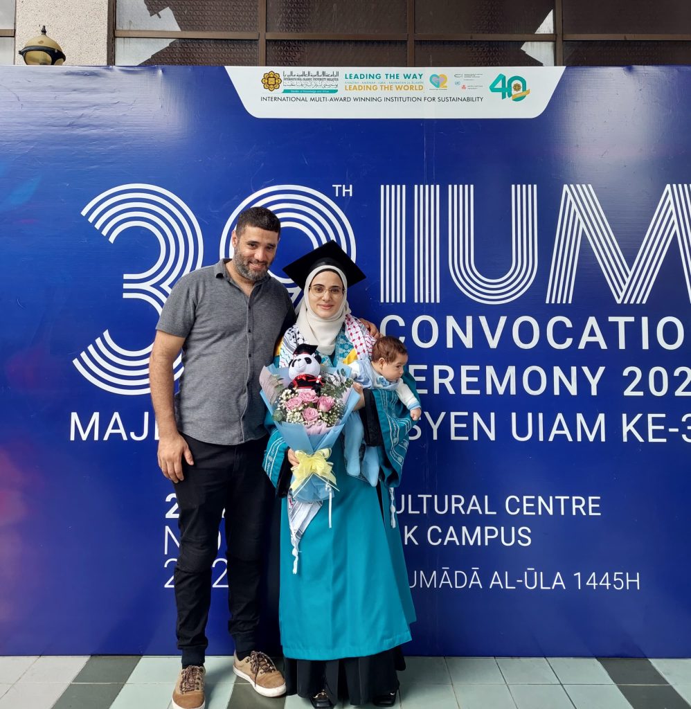 39th IIUM Convocation: Palestinian Master’s degree graduate, has mixed ...