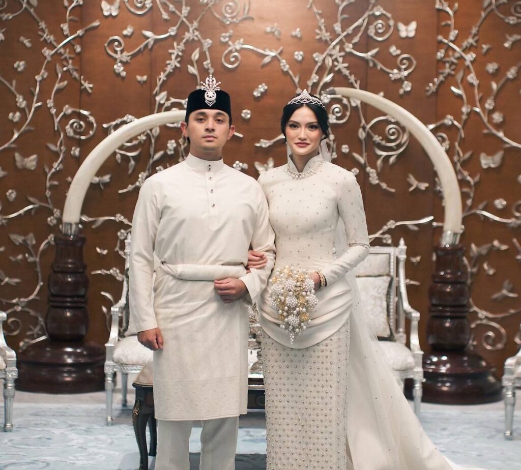 Tengku Muhammad and Tengku Natasya’s wedding ceremonies are woven with tradition – IIUM Today